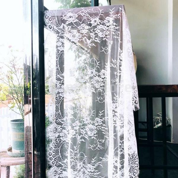 説明:レースの花のテーブルクロスは、ホームパーティーのための素晴らしい雰囲気を追加耐久性と再利用性があり、ほとんどのテーブルで十分ですテーブルをカバーする便利で経済的な方法は、ダイニングテーブルを美しく、ユニークなものにする結婚式のディナー...