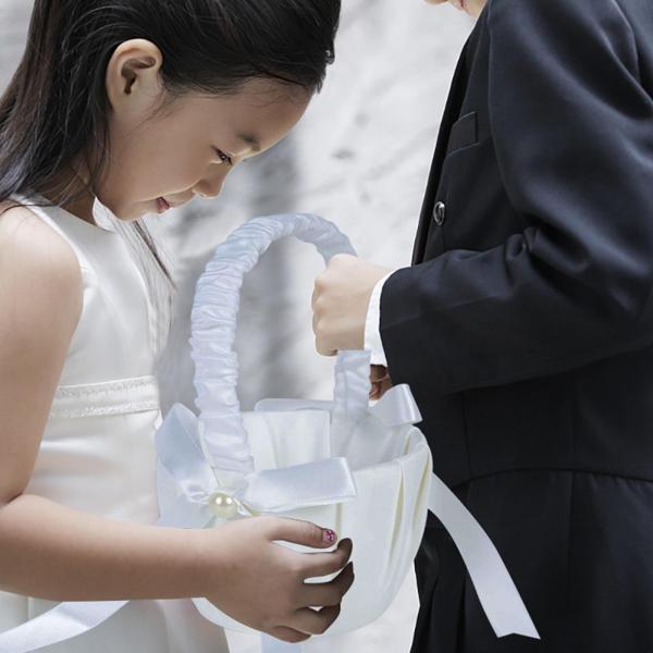 説明:ウェディングフラワーガールバスケット:花.花びら.キャンディー.その他のノベルティを入れるのに使用できます.素材:プレミアムプラスチック.ファブリック.パールで作られた「レースフラワーバスケット」は.レースで装飾され.エレガントでロマ...