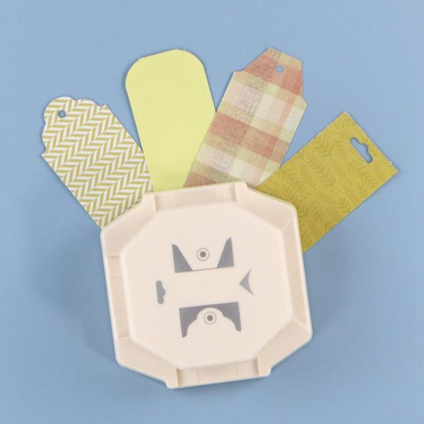 説明:[素材]:  ホールパンチャーとコーナーカットは丈夫なプラスチック製で.軽量構造です. [多用途デザイン]: クラフトツールを使えば.装飾的な形をパンチで切ったり.角をカットしたり.パーソナライズされたタグやブックマークを簡単に作成で...