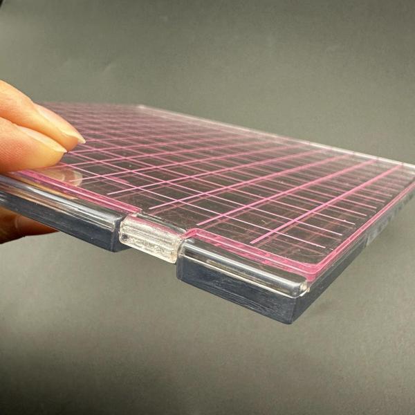 説明: [正確]アクリルスタンプ位置決めツールの透明なグリッド線により.正確なスタンプのための位置合わせが容易になります. [再現性]スタンプポジショナーはスタンプの位置を固定するため.最初のスタンプが不完全でも再度スタンプを押すことができ...