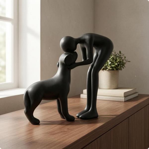 【基本来の感情報】: 犬と人の樹脂像として仕上げられた彫像で、人物と犬が寄り添うような愛情のあるポーズを表現しています。インテリア雑貨として飾りやすい、落ち着いた存在感のあるアイテムです。【デザイン】: 手塗りレジン置物ならではの、丸みのあ...