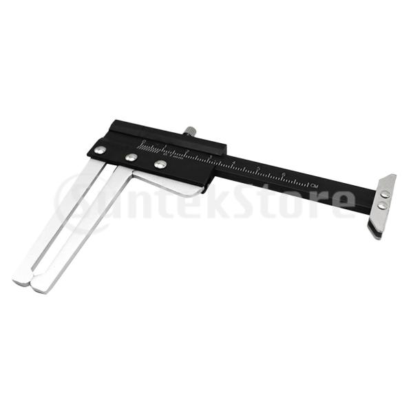 説明:ブレーキディスク用手動厚さノギス、タイヤ高品質の合金、クリアスケール、軽量で丈夫です。 自動車修理店、4S店、個人用に適しています紙、PUレザー、金属シート、宝石類、電池などの厚さの測定にも使用できます。 測定スケール：60mm パッ...