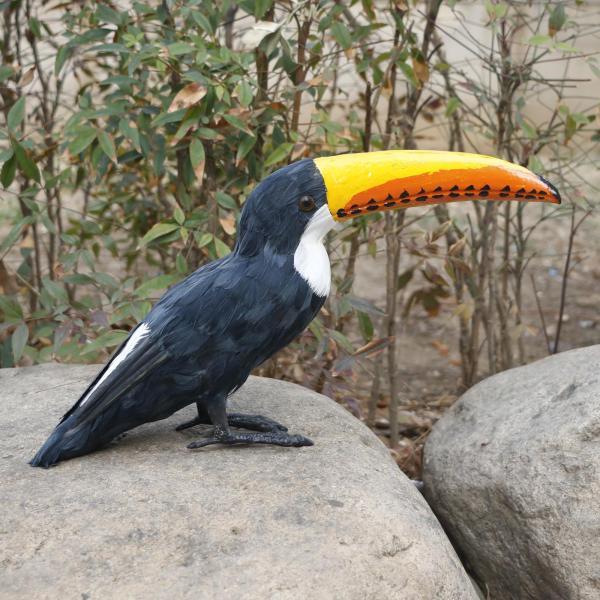 説明:リアルなオオハシ:人工の鳥が立体的な目.ふっくらとした羽.リアルで素晴らしい質感を埋め込んでいます.本物の羽と泡の口:高品質の本物の羽.美しい長い泡の口.鮮やかで生き生きとした美しい動物の鳥.庭の装飾:手作りの鳥はあなたの家を活気のあ...