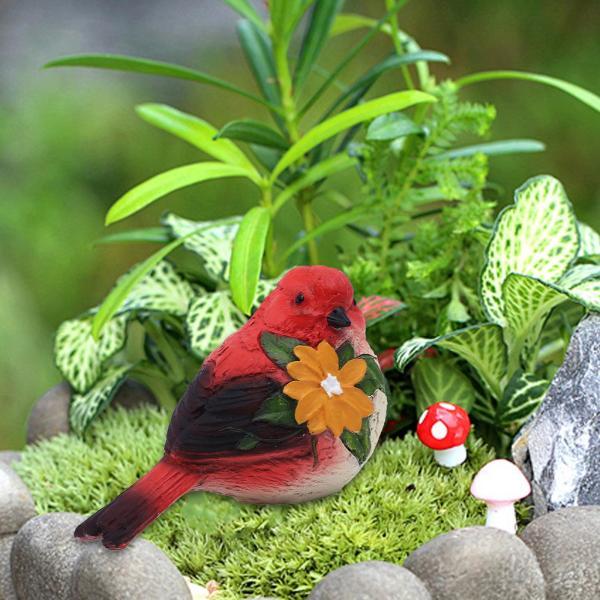 説明:[樹脂素材]ミニ鳥の置物ホームデコレーションは樹脂素材で作られており.環境に優しく丈夫で.長期間保管できます. [ユニークなデザイン]このガーデン像は.花の装飾が施された赤い鳥をイメージしてデザインされており.本物そっくりで可愛くてユ...