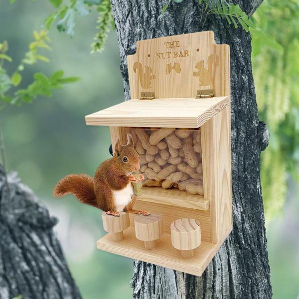 説明:木製の構造]:木から作られたこのリスフィーダーは.庭やバルコニーに自然で素朴な外観を提供しながら屋外の状態に耐えるように設計されていますナッツや穀物を簡単に配置し.これらの楽しい生き物を屋外スペースに引き付けることができます難しいコン...