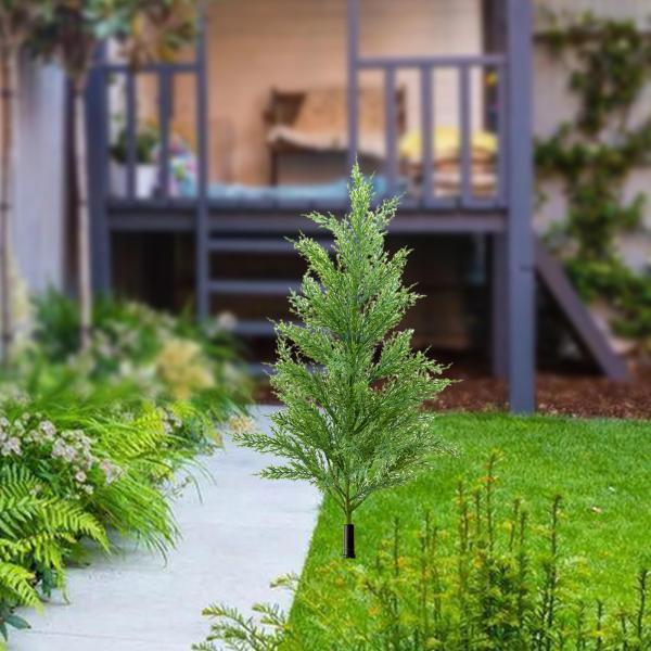 説明:[本物そっくりの松のデザイン]: この人工グリーンは.立体的な松とヒノキのデザインが特徴で.エッセンススピリットを美しく表現しており.屋外のクリスマスデコレーションに最適です. [高品質素材]: 最高品質のプラスチックで作られたこの人...