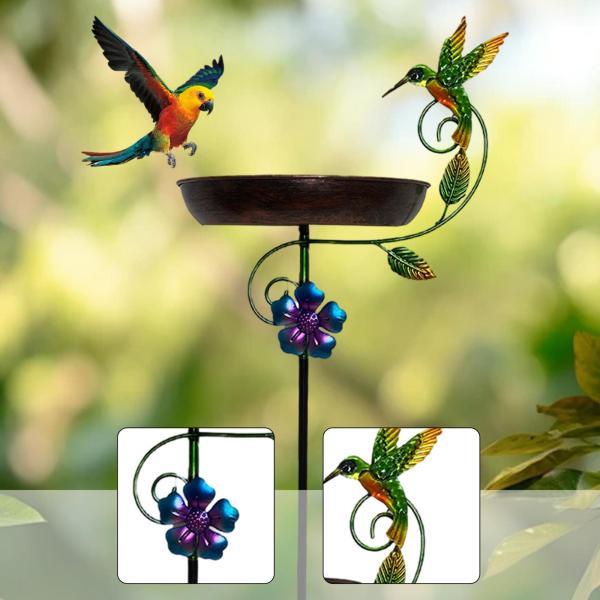 説明: [金属構造]: 鉄素材で作られたこのバードバスは.長期にわたる耐久性とさまざまな気象条件への耐性を保証し.屋外での使用に最適です. [多機能]: バードバス.ウォーターボウル.フィーダーを組み合わせ.1つのエレガントなセットアップで...