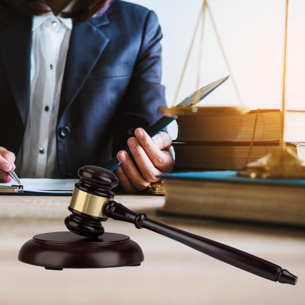 説明:素材:無垢材.ノック時の音.割れにくい.特徴:ウッディストライプがくっきりと美しくデザインされています.用途: 木製ガベル小道具は.小道具の台本.推論と探検クラブ.教材.会社の活動として使用できます.ギフト: 弁護士.裁判官.その他の...