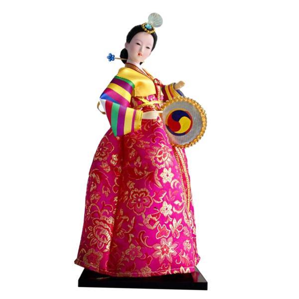 説明:[素材]韓国の芸者人形は.本物のような外観と感触を実現するために.布地とフォームのディテールが施された丈夫な樹脂素材で作られています. [デザイン]伝統的な刺繍の服を着た立像人形.素晴らしい顔と芸術的な風味に満ちています. [装飾]こ...