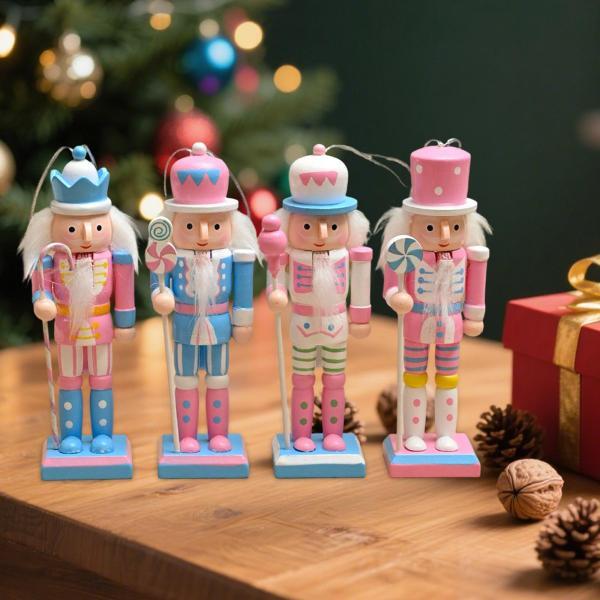 説明:[素材]: クリスマスくるみ割り人形の吊り下げ装飾は.長持ちし.ホリデーシーズンを通して色を保つ木材で作られています. [デザイン]: クリスマスの芸術と象徴にインスパイアされたこのくるみ割り人形のペンダントは.複雑なディテールが特徴...