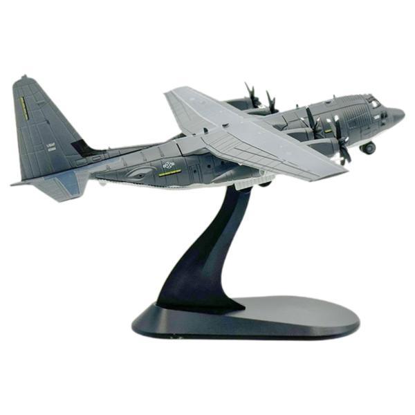 説明: [1/200スケールのディテール]この1/200航空機モデルは.プロペラのアップグレードと.実物大の航空機の独特の外観を捉えた豊富なデカールが特徴です. [プレミアム構造]金属合金と頑丈なプラスチックを組み合わせて作られたこの1/2...