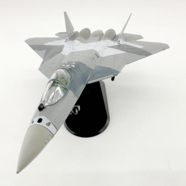 説明: [飛行機ディスプレイモデル]: 1/100スケールの-57戦闘機モデルは.-57航空機を忠実に再現し.そのクラシックなデザインと歴史的な詳細を反映しています. [プレミアム素材]: 飛行機ディスプレイモデルは.プレミアム合金とプラス...