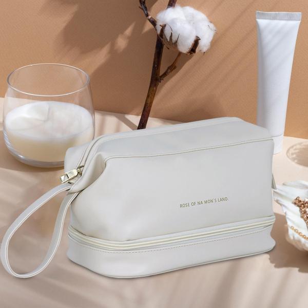 説明:[プレミアム素材]: 化粧品バッグは高品質のPUレザー素材で作られており.耐久性があり.防水性があり.このトイレタリーバッグは旅行や日常の使用に耐えるように設計されています.[大容量]: メイクアップバッグは.一晩の滞在.長期旅行.旅...