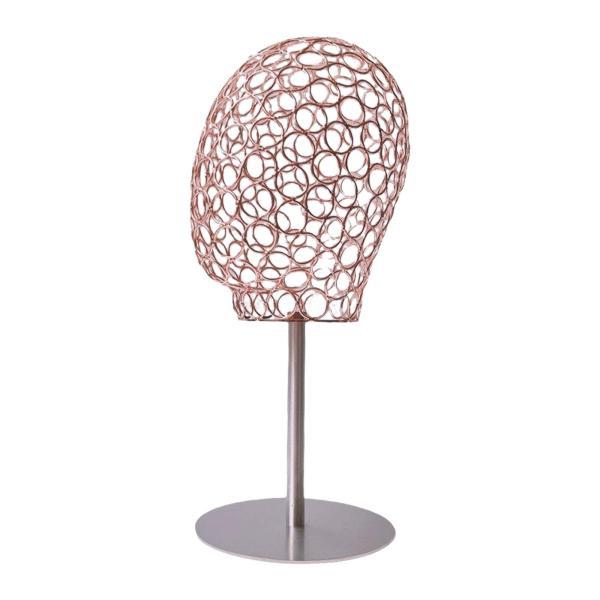 説明:[素材]: このマネキンヘッドモデルは鉄とステンレススチール素材で作られており.金属中空表面設計で.軽量で丈夫で.お手入れも簡単です. [サイズ]: 頭囲53cm/20.87インチ.頭の高さ21.5cm/8.46インチ.全体の高さ36...