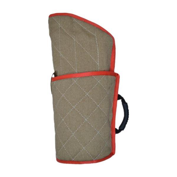 説明:[製品サイズ]: 63cmx30cm/24.80インチx11.81インチ.厚みのあるドッグバイトスリーブは.肘や上腕をカバーして保護するのに十分な長さです.[耐久性のある素材]:犬のバイトスリーブは強力なジュート素材.頑丈な外層.柔ら...