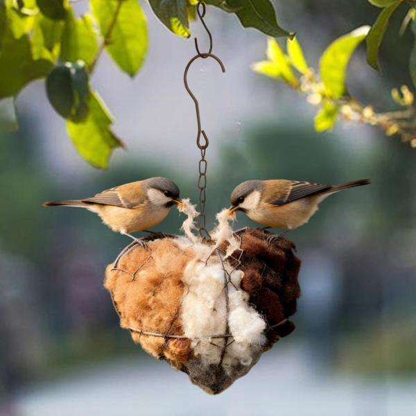 説明: [詰め替え可能なデザイン]空の巣材ホルダー内部には巣材を詰めることができ.鳥が巣材を見つけるのに役立ちます.鳥好きの方への素敵な贈り物です(収納フレームのみで.巣材は含まれていません). [独創的なデザイン]この鳥の巣材ホルダーは....