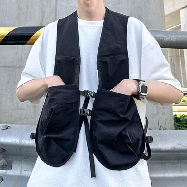 説明:[ファッションと機能性の融合]: このユーティリティベストバックパックは.スタイリッシュさと実用性をシームレスに組み合わせ.必需品をすべて持ち運ぶのに十分なスペースを提供するマルチポケットデザインが特徴です. [プレミアム素材]: ナ...