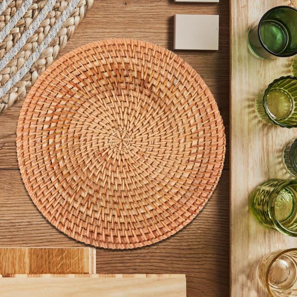 説明:[素材]: 手編みの籐製ラウンドプレースマットは.丈夫で長期間使用できる高品質の素材で作られています. [機能]: 丸型断熱パッドは.コースターやプレースマットとしてテーブルを保護したり.テーブルを美しく飾る装飾としても使えます.屋外...