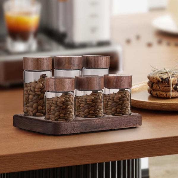 説明:[デザイン]: コーヒー豆保存瓶は木とガラスで作られており.防湿.新鮮さの維持.ディスプレイのための密閉容器です. [木製ベース]: 木製ベースはコーヒー豆の瓶を収納するのに適しており.スペースを節約し.コーヒーカウンターをきれいに保...