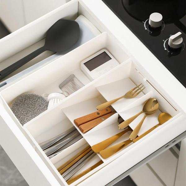 説明:[キッチンの引き出しの散らかりはもう解消]:拡張可能な引き出しオーガナイザーセットで.キッチンの引き出しスペースを最大限に活用しましょう.カトラリーや調理器具などの収納に最適なこのトレイは.省スペースでより多くのアイテムを収納でき.多...
