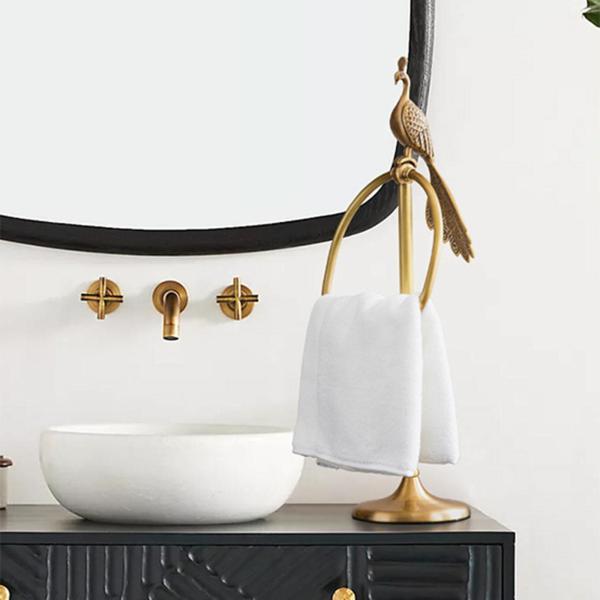 説明:[エレガントな孔雀デザイン]: 孔雀の彫刻装飾が施されたレトロなスタンドタオルリングは.バスルームの美観を高め.ユニークな芸術性と洗練された魅力をインテリアに加えます. [真鍮製]:高級真鍮素材で作られたこのタオルラックは.耐久性.耐...