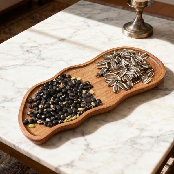 説明: [エレガントなデザイン]美しい木目と色が特徴で.どんな場所にも新鮮さとエレガントさを添えます. [素材]厚みのある木材で作られたこのサービングトレイは.丈夫で長持ちし.欠けたり抜け落ちたりしにくいです. [多用途]ケーキ.パン.コー...