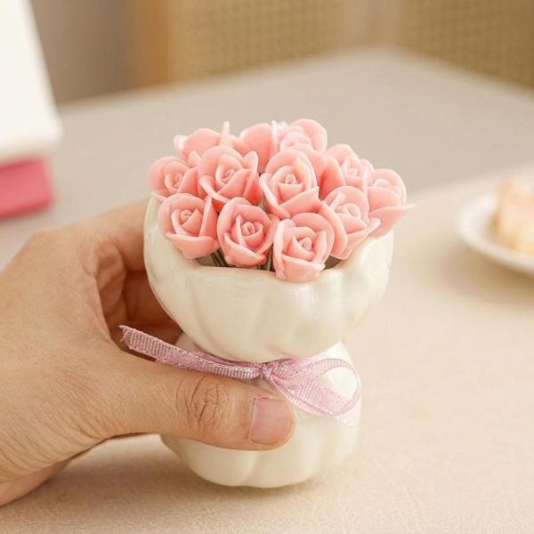 説明: [デザイン]: このフルーツフォークセットは.ユニークな手持ちのバラの花束の形をしており.食卓に遊び心を添えます.単なる食器ではなく.食卓をより豊かにする芸術的な装飾品でもあります. [多用途]: フルーツフォークとして最適ですが....