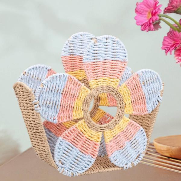 説明: [デザイン]ユニークでクリエイティブなボヘミアン風の花型編みかご.サイズは38cm×16cm×25cm(14.96インチ×6.30インチ×9.84インチ).この本かごは様々な場所に簡単に設置でき.必需品を収納するのに十分なスペースを...