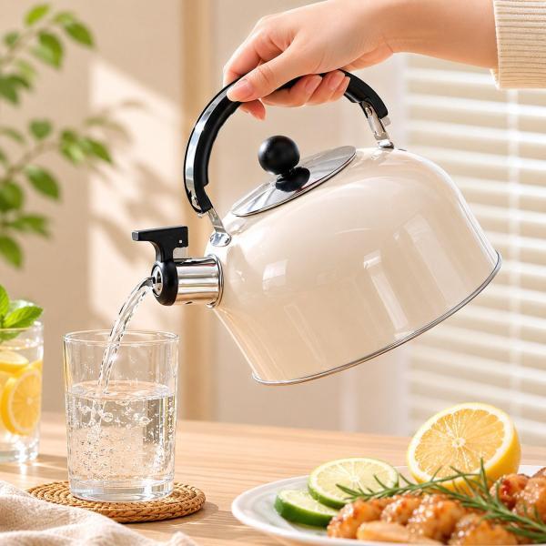 説明: [耐久性]高品質のステンレス鋼で作られたこの笛吹きティーケトルは.錆びにくく.長期間の使用に耐えるように設計されています. [容量]大容量設計なので.家族全員分のお湯を一度に沸かすことができ.毎日の家庭のニーズに最適です. [デザイ...