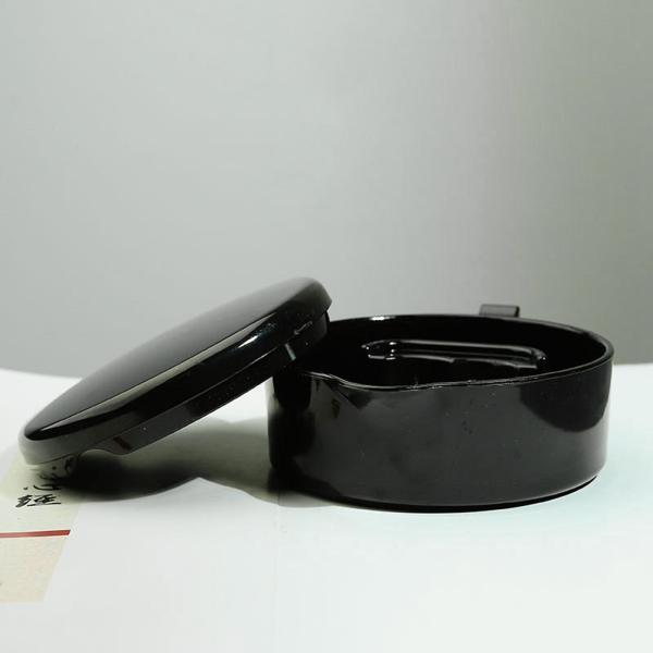 説明:[多機能硯]:本製品は多機能硯で.筆を保持.洗浄.保管できるように設計されています.書道や伝統的な中国絵画の練習に最適です.[コンパクトサイズ]: この硯の寸法は13.2cmx5cm / 5.20インチx1.97インチで.コンパクトで...