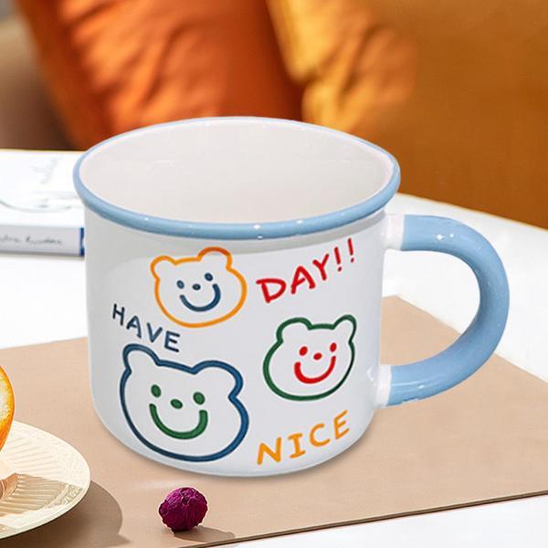 説明: [スタイリッシュなデザイン]: かわいい漫画のクマの笑顔のデザインが施されたこの実用的で美しいマグカップは.テーブルセッティングにスタイリッシュなタッチを加えます. [高級素材]: このコーヒーマグは丈夫で厚いセラミック素材で作られ...