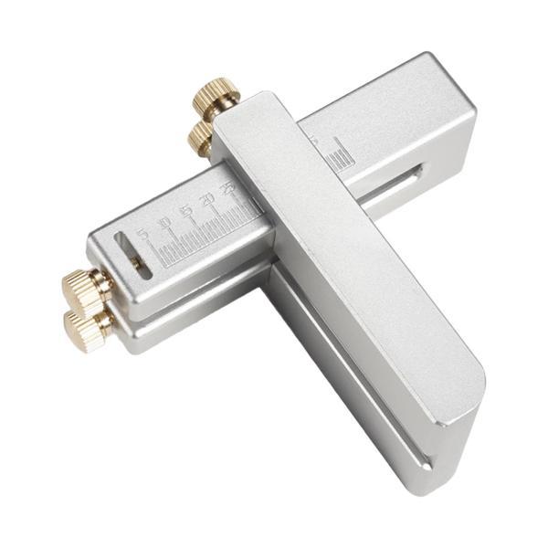 説明:[ハンドカットツール]レザーストラップカッターは.レザークラフト愛好家や専門家に正確でツールを提供します.[ベルトストリップカッター]DIYレザーストリップベルトカッターは.DIYレザークラフトに欠かせないツールで.酸化真鍮仕上げの高...