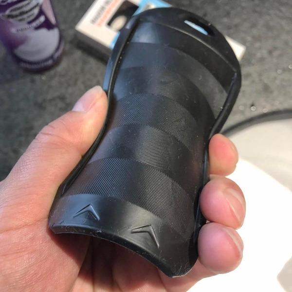 説明:すべての男性および女性のかみそりの刃に適していますシリコン表面.ブレードに数回のストローク.それは新しいブレードで剃るようなものです鈍い刃に起因するニック.カット.カミソリの火傷.および巻き毛はもうありませんカミソリの刃の寿命を延ばす...