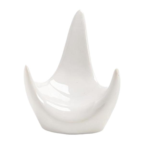 説明: [耐久性]高品質のセラミックで作られたこのスタンドは.耐摩耗性に優れ.長年にわたって優雅な外観を維持するように設計されており.6穴または12穴のオカリナを確実に支えます. [安定性]滑り止め設計により.楽器はあらゆる表面にしっかりと...