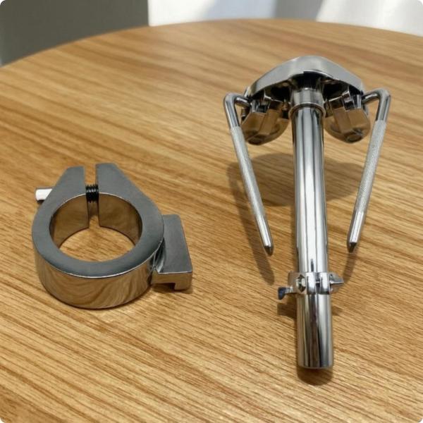 【製品概要】: 直径25mmのスタンドチューブに対応した、頑丈な金属製のドラムパーツです。【主な機能】: ドラムスタンドのチューブにしっかりと固定し、高さや位置を正確に固定するメモリー固定として機能します。【特徴】: 側面の締め付けネジを備...
