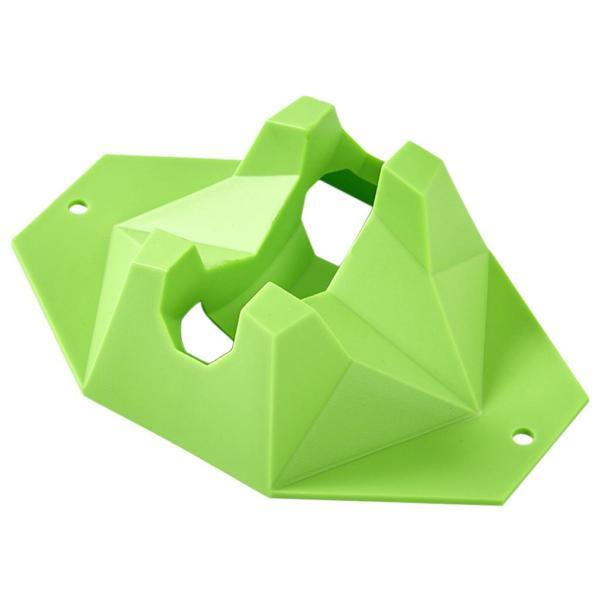 説明:スクータースタンドを床.ゴミ箱.または庭に置き.すべてのスクーターを集めます.彼らはスクーターを直立させ.場所をすぐに整頓することができます.スクータースタンドを固定したい場合は.両側の3つの穴を通して.動かさずに簡単に地面に固定でき...