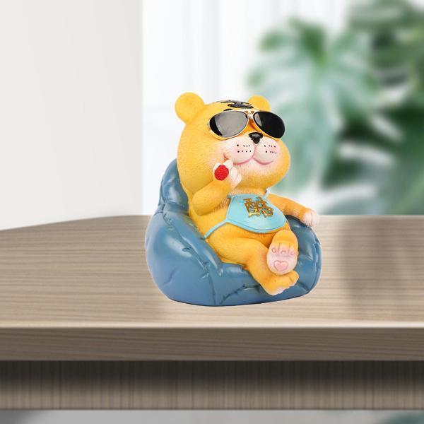 説明:かわいい虎の置物は高品質の樹脂でできており.毒性がなく.環境に優しく.耐久性があり.色あせしにくいです.あなたの家を飾り.車の小さな頭を振るかわいいお金袋の虎の飾り.中国の春節ギフト.かわいい虎のデザインの車の装飾品は.2022年の虎...