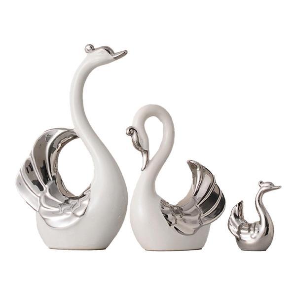 仕様:商品のサイズ:白鳥の父:23cmx13cm/9.06インチx5.12インチ白鳥の母親:12cmx16cm/4.72インチx6.30インチ小さな白鳥:10cmx10cm/3.94インチx3.94インチ材質: セラミックパッケージに含まれ...