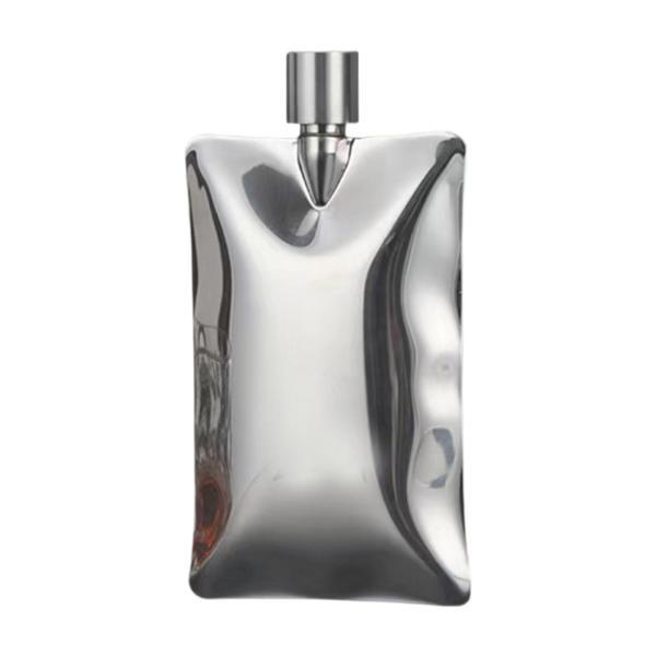 説明:素材: ヒップフラスクはステンレススチール素材で作られており.丈夫で頑丈.滑らかな表面と快適な手触りです.デザイン:ステンレススチールフラスコのシンプルなデザインは見つけやすく使いやすく.軽量で持ち運びも簡単です.特徴:ワインボトルの...