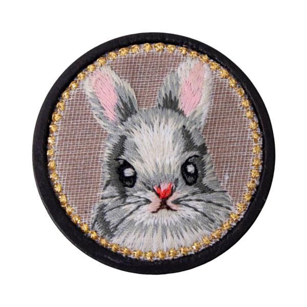 説明:[磁気ピンキーパー]: このミシンピンマインダーは.ピンをしっかりと保持できるように強力に設計されており.縫製や刺〓のプロジェクト中にピンが紛失するのを防ぎます[再利用可能で信頼できる]: 動物の模様が刺繍された木の素材で作られたこの...