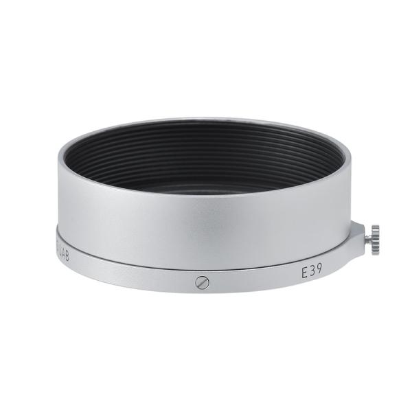 【発売日：2024年02月09日】金属製で質感のよい小型レンズフードです。レンズのデザインを損なわないスマートな形状を採用、取り付け方法は、レンズ先端にはめてネジで固定する"かぶせ式"となります。（※ LIGHT LENS LAB LTM ...