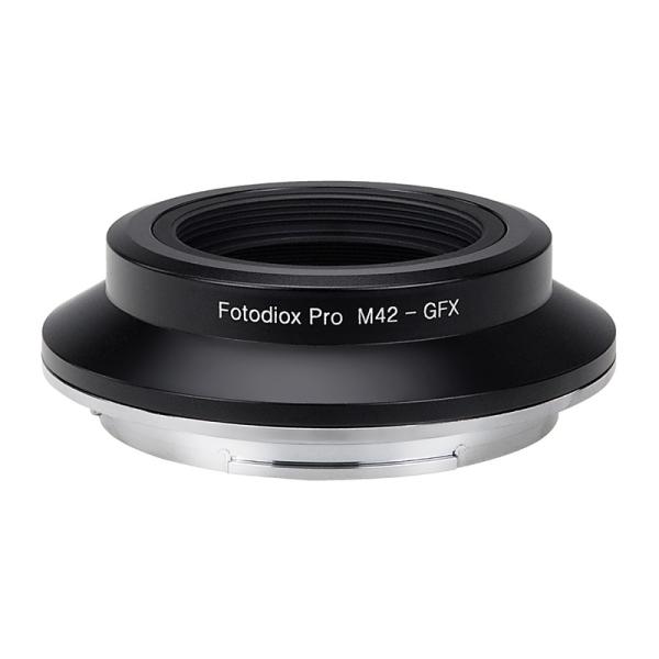 Fotodiox（フォトディオックス）M42-GFXは、M42マウントレンズを富士フイルムＧマウントカメラ（GFX100、GFX50Rなど）に装着するためのマウント変換アダプターです。