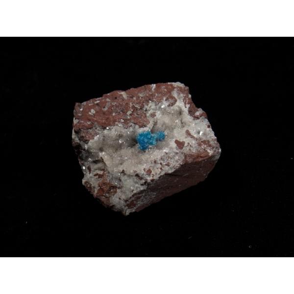 カバンシ石CavansiteLOC. Wagholi Maharashtra Pune Indiaサイズ：約3.8×3.4×2.2ｃｍ青色の美しい結晶で人気の鉱物です。名前の由来はカバンシ石の主成分であるカルシウム（Calcium）、バナジ...