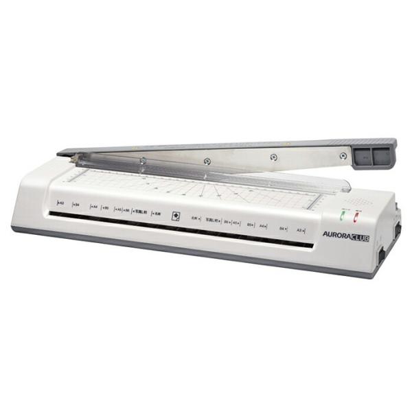 ラミネータ機能に裁断機、ラミネートフィルムの角を丸くカットできる付属品がセットに。A4用紙なら10枚まで裁断可能。裁断機は安全ロック付き。セーフティカッター仕様。A3サイズまで対応。裁断機能でお好みのサイズにカット。・ラミネート速度：約0....