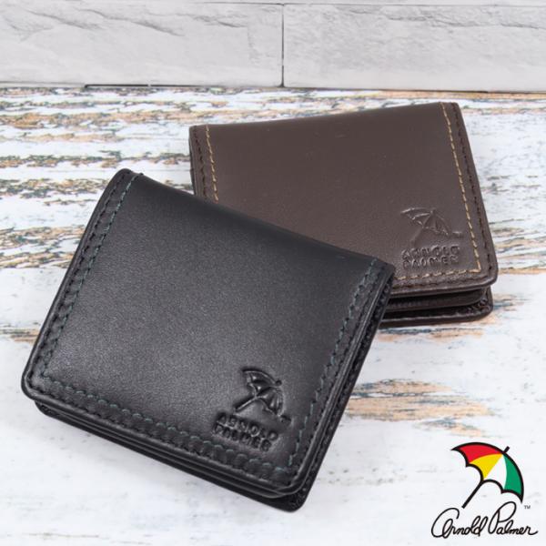 【ブランド】アーノルドパーマー/ARNORD PALMER【サイズ】横/約8cm　縦/約7cm　厚み/約2cm【カラー】BLACK/BROWN【仕　様】ボタン開閉　背面/オープンポケット1【特　徴】コンパクトで便利なボックス開閉型のコインケ...