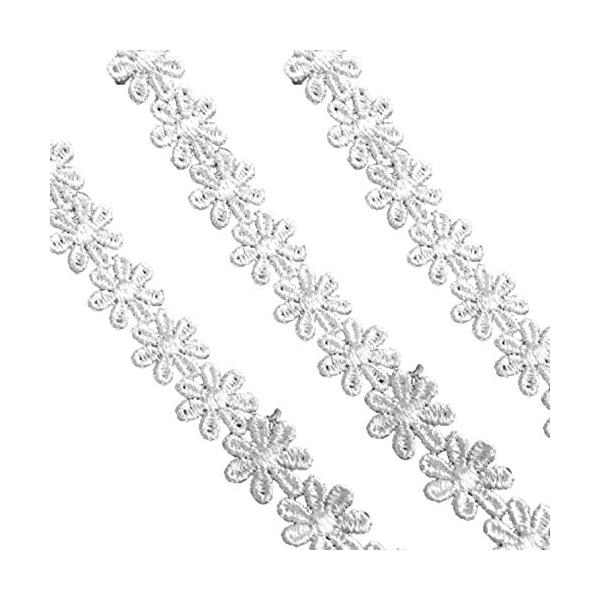 【商品説明】　・1つ1つのお花がつながっているので、お花を一直線上に刺繍することができます。お好きな長さでカットしてもOK！・【サイズ】長さ：約0.9m×3 幅：約2.5cm(お花1個当たりの直径)　※サイズはおおよその値です・お洋服や布製...