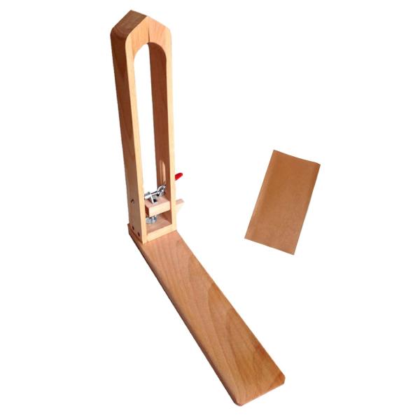 【商品説明】　・[セット内容］レーシングポニー上部、底板、ボルト、ナット 、PU革シール(先端保護)　［素材］ブナ木材、鉄　 ［組み立て後サイズ］底版41.5ｃｍ×8ｃｍ高さ43ｃｍ・手触りのよいロウ加工されたニュージーランド産のブナ木材を...