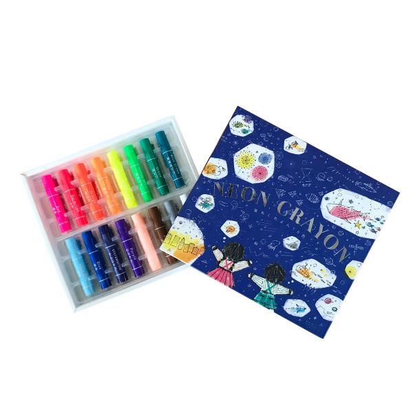 【商品説明】　・【イラスト】すがわらあい・【ケースサイズ】186×167×24mm・【サイズ】クレヨン1本あたり:直径11mm×長さ65mm・【仕様】蛍光カラークレヨン・【内容】16色×各1本(赤・朱・橙・蜜柑・黄・黄緑・緑・青緑・水・青・...