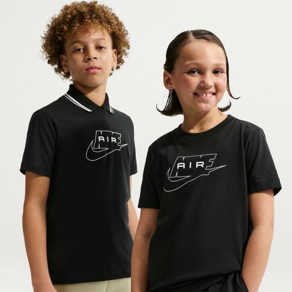 クラシックなNikeスタイルなら間違いなし。柔らかく通気性に優れたコットン素材を使用したこのTシャツは、楽なフィット感で日常のどんな冒険にもぴったりです。商品の詳細コットン100%洗濯機洗い可能輸入品※掲載画像の仕様・デザイン・カラー等が予...