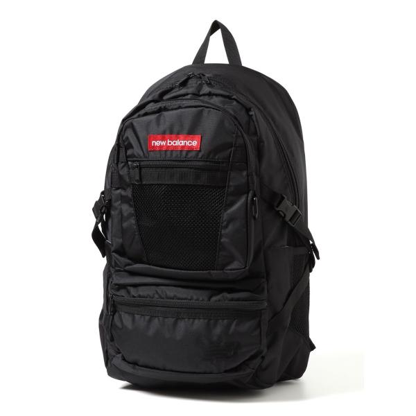 普段使いしやすい30Lバックパック。軽量性と耐久性を兼ね備えた450Dポリエステル生地を使用し、内部にノートPC用ポケットを備えたメインコンパートメント、フロントジッパーポケット、小物入れ用ポケット、サイドポケットなど、デイリーユースに最適...